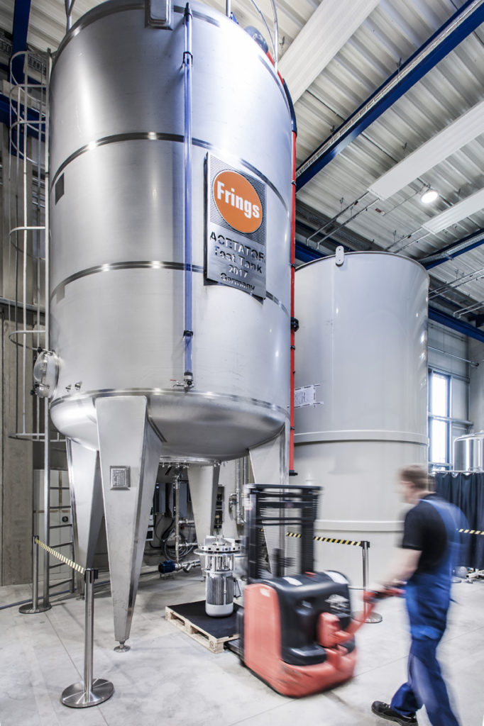 HIGH PERFORMANCE FANS - FRINGS